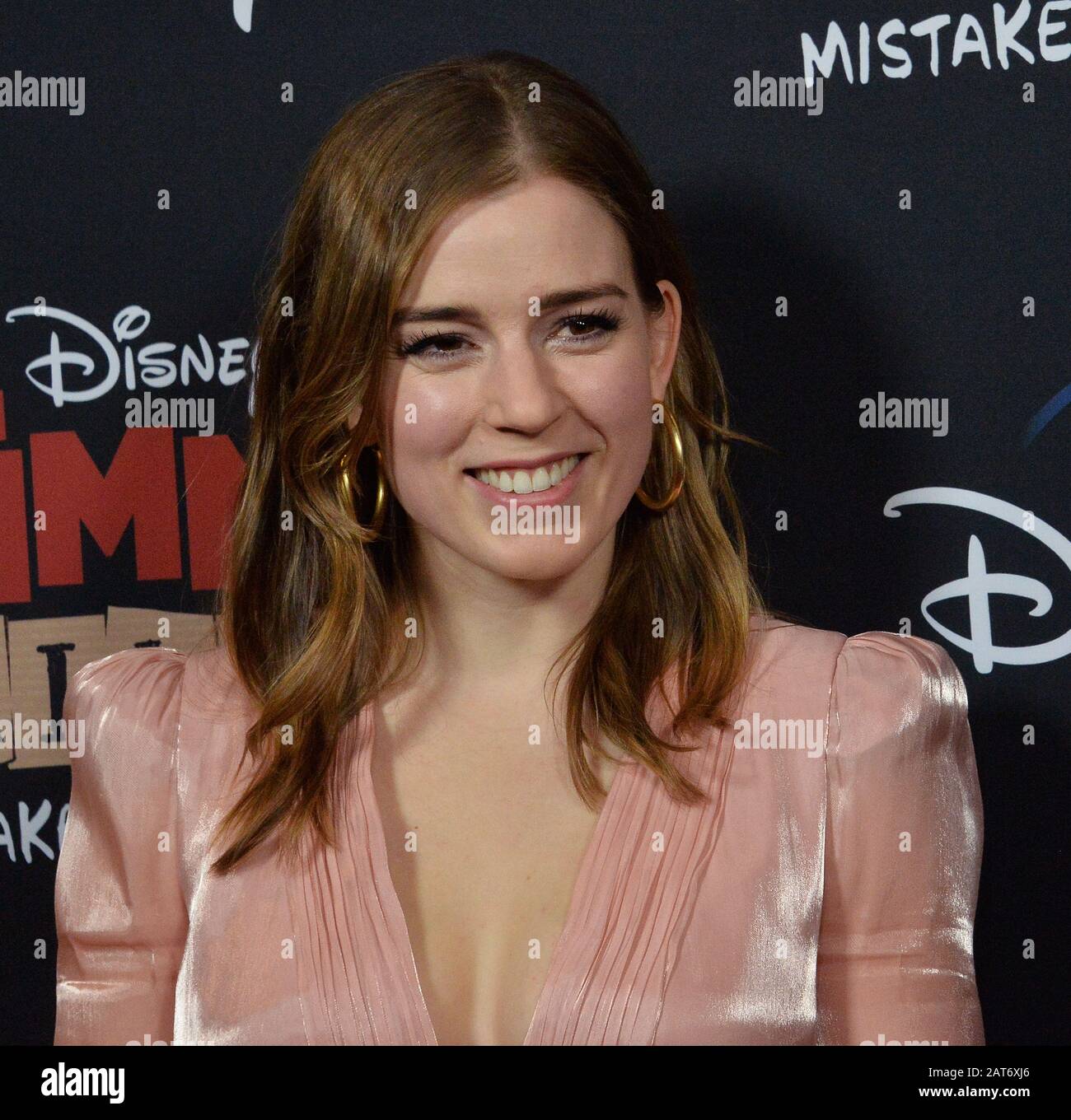 Los Angeles, United States. 31st Jan, 2020. Cast member Allie Dunbar ...