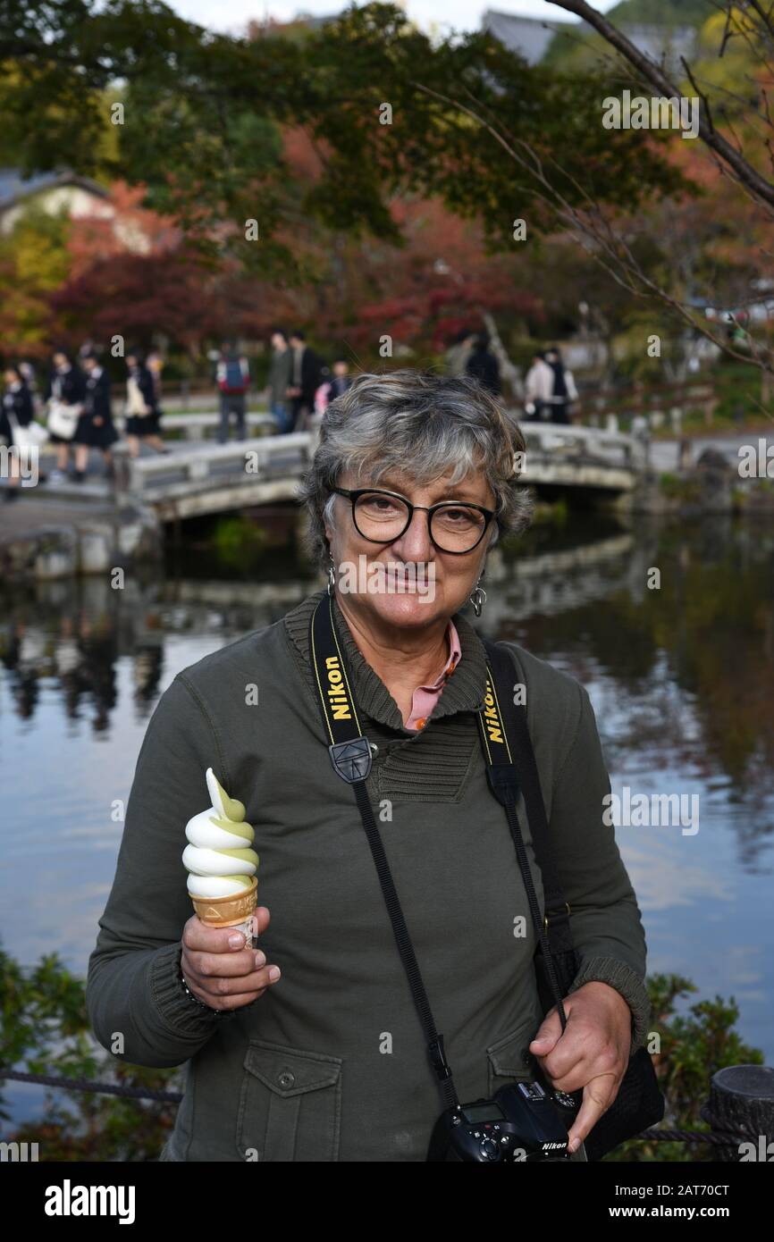 tourists visit Maruyama temple Stock Photo - Alamy