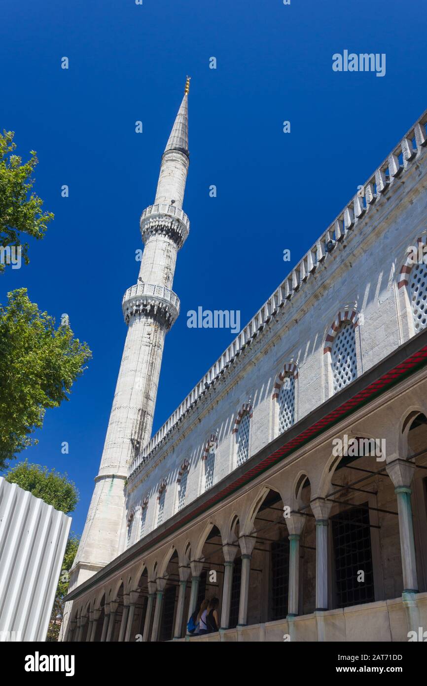 Mosque side view hi-res stock photography and images - Alamy