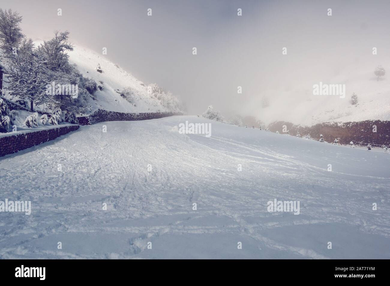 Snowy ramp hi-res stock photography and images - Alamy