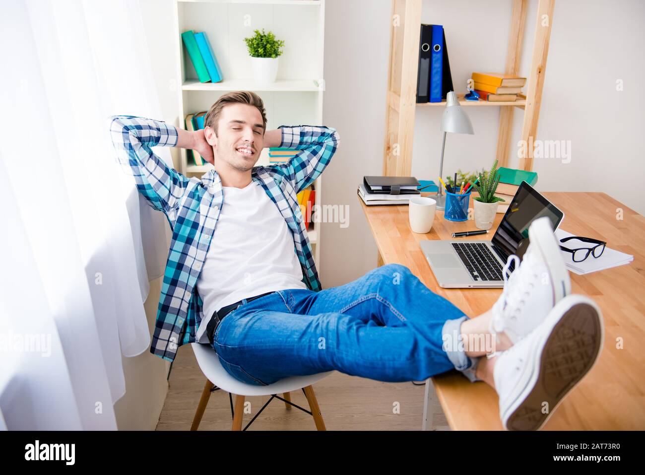 Happy relaxed man hi-res stock photography and images - Alamy