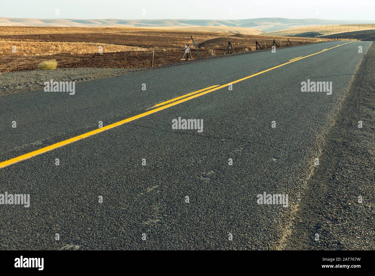 Highway 206 and rolling hills near Heppner, Oregon, USA Stock Photo - Alamy