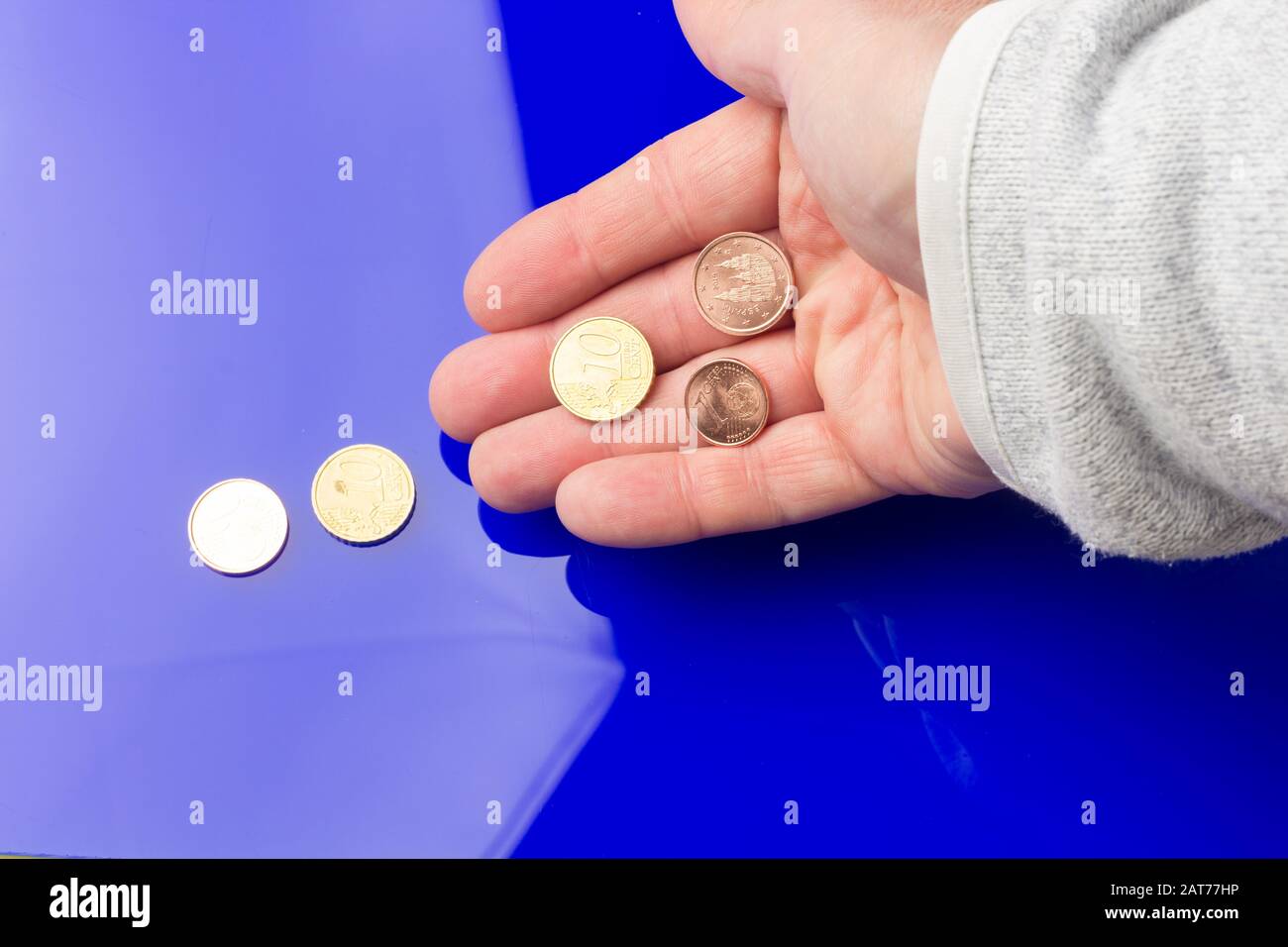 Buy and return hi-res stock photography and images - Alamy