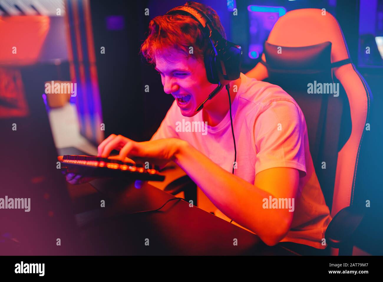 Gamer young man is defeated in online video game, anger prints angry ...