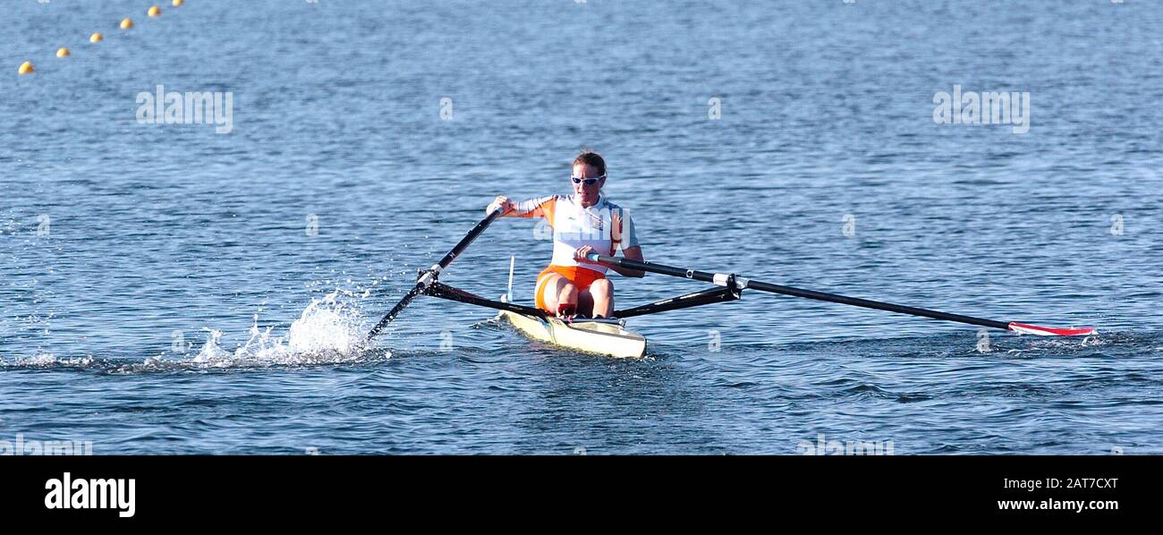 Femke dekker at the start of her semi final hi-res stock photography ...