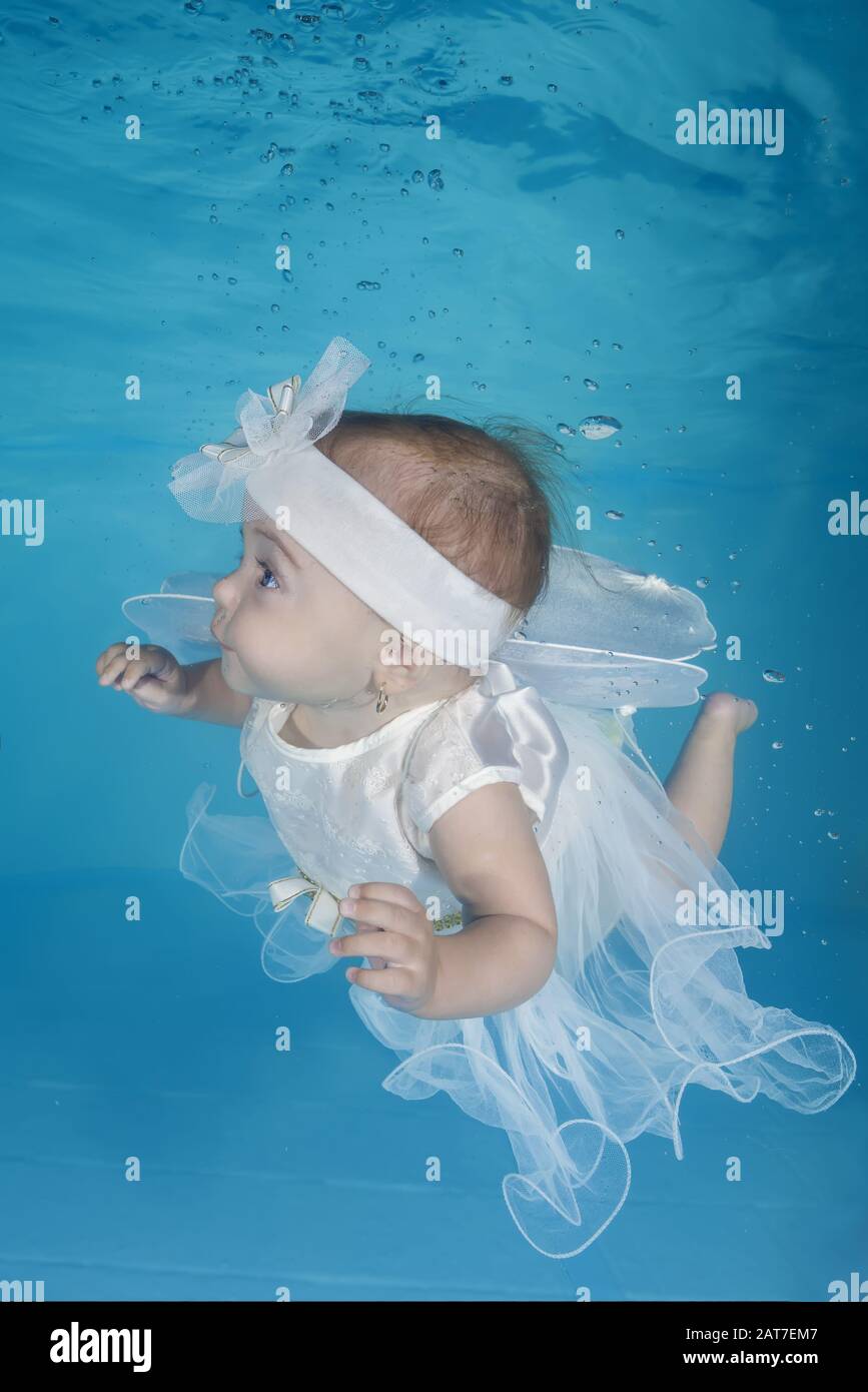 Child fairy costume hi-res stock photography and images - Alamy