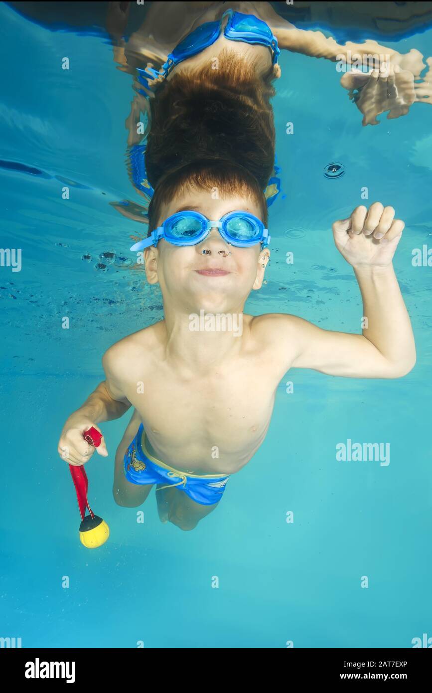 Swim swimming swimming goggles hi-res stock photography and images - Alamy