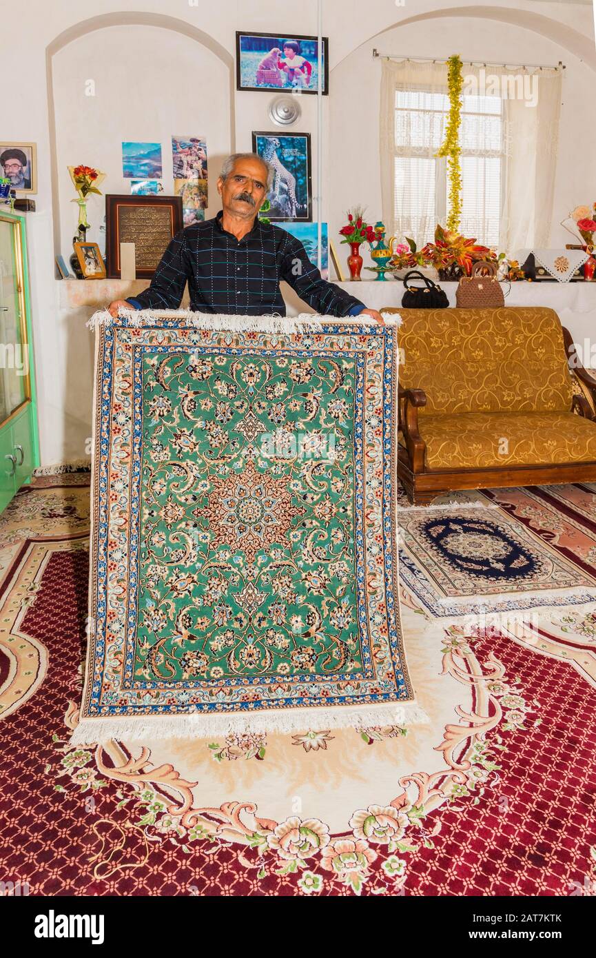 Iranian carpet hi-res stock photography and images - Alamy
