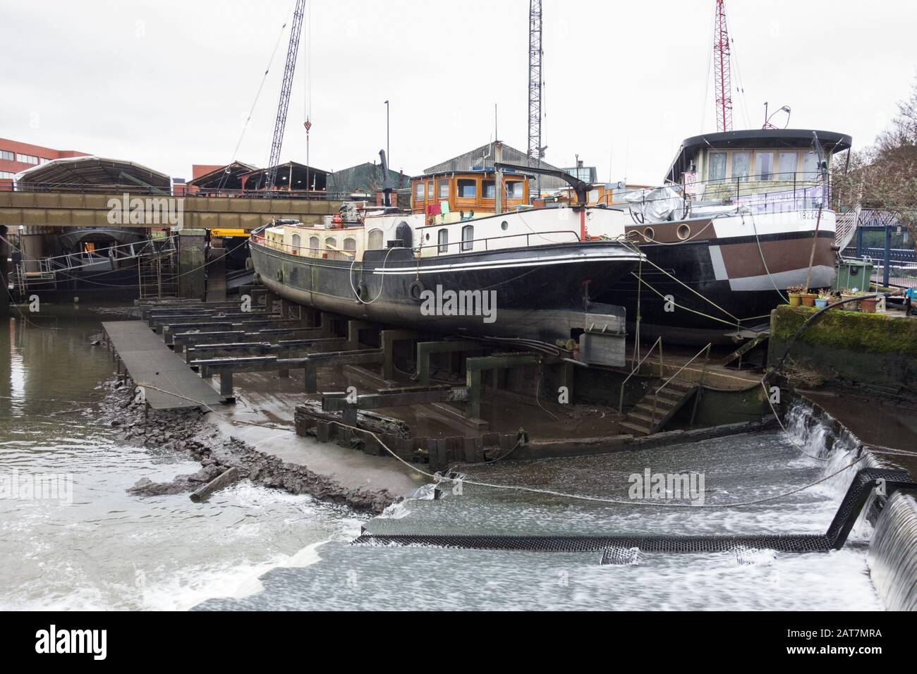 Industrial boatyard hi-res stock photography and images - Alamy