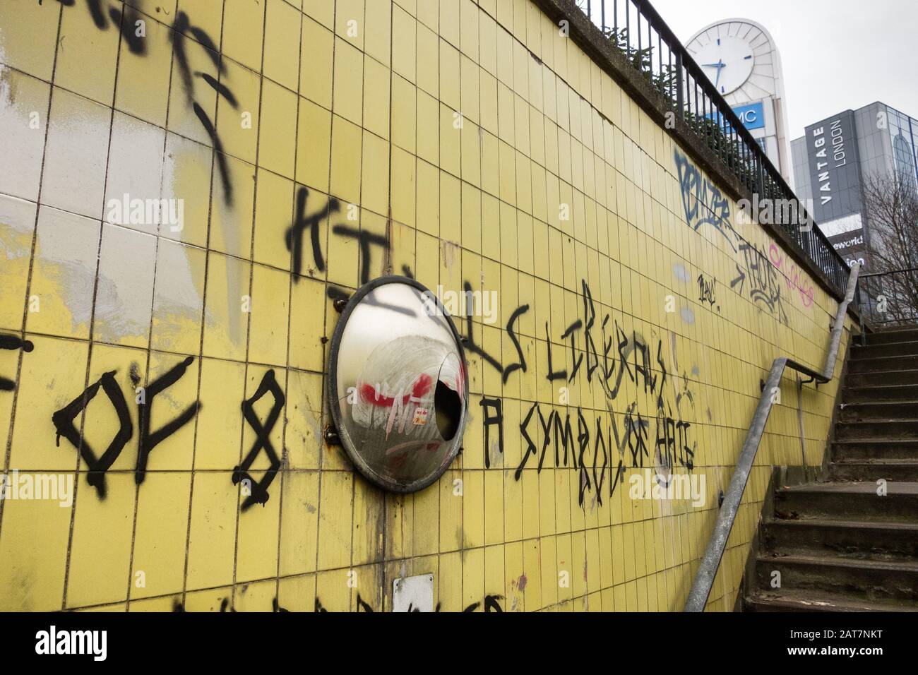 The iconic Dell Emc Tower, Great West Road, Brentford, London, TW8 ...