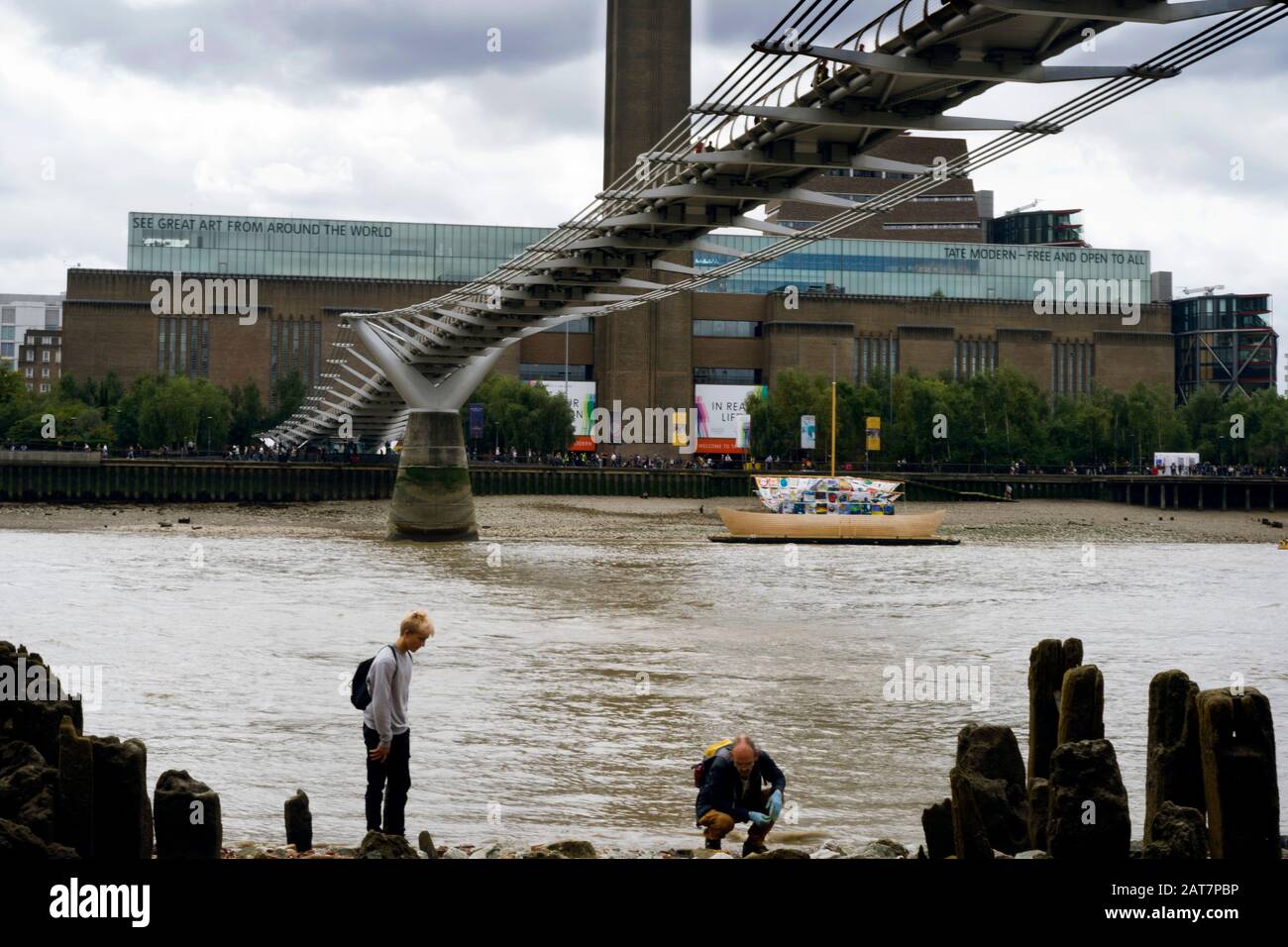 River thames finds hi-res stock photography and images - Alamy