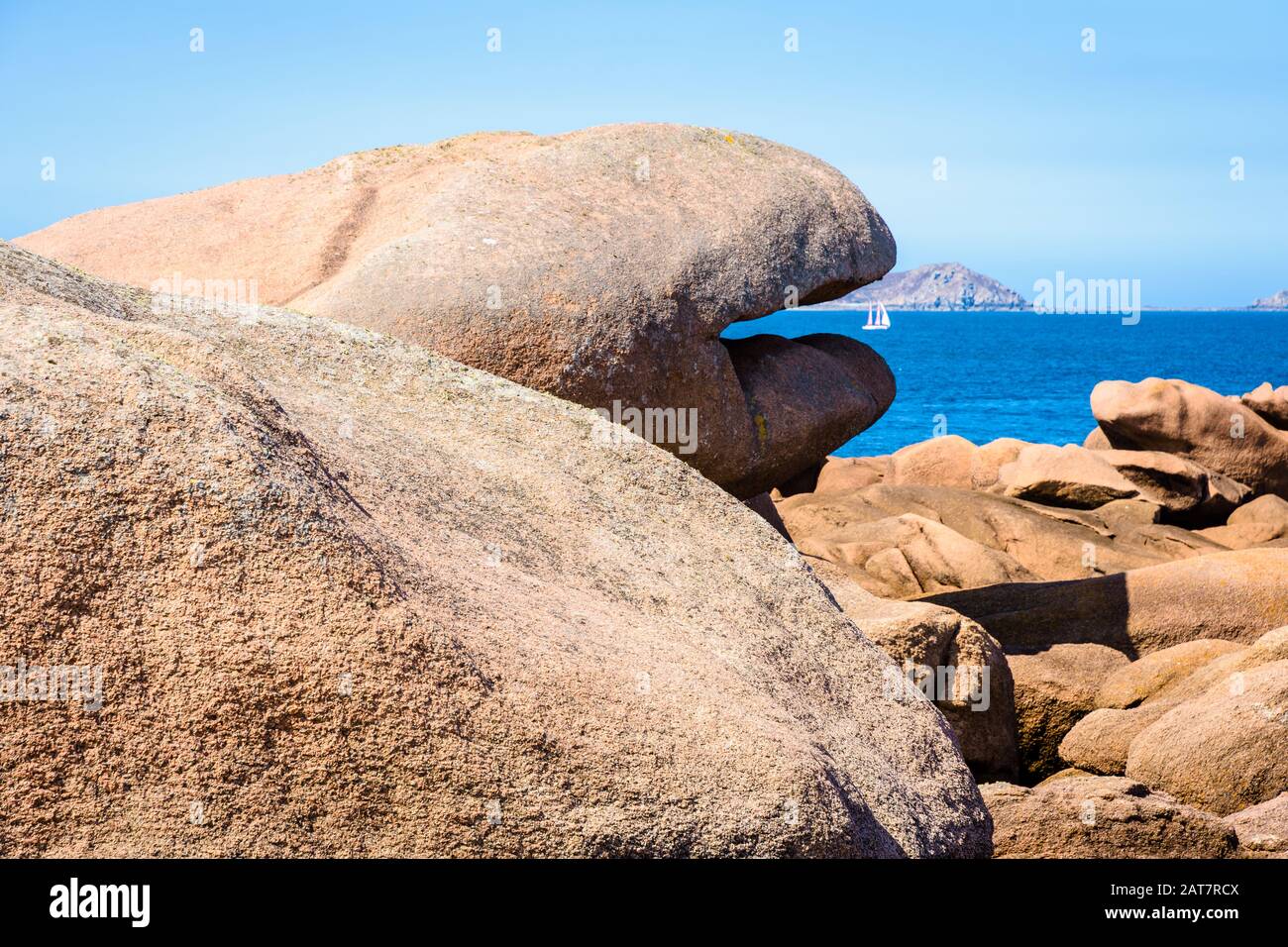 Whales head stone hi-res stock photography and images - Alamy