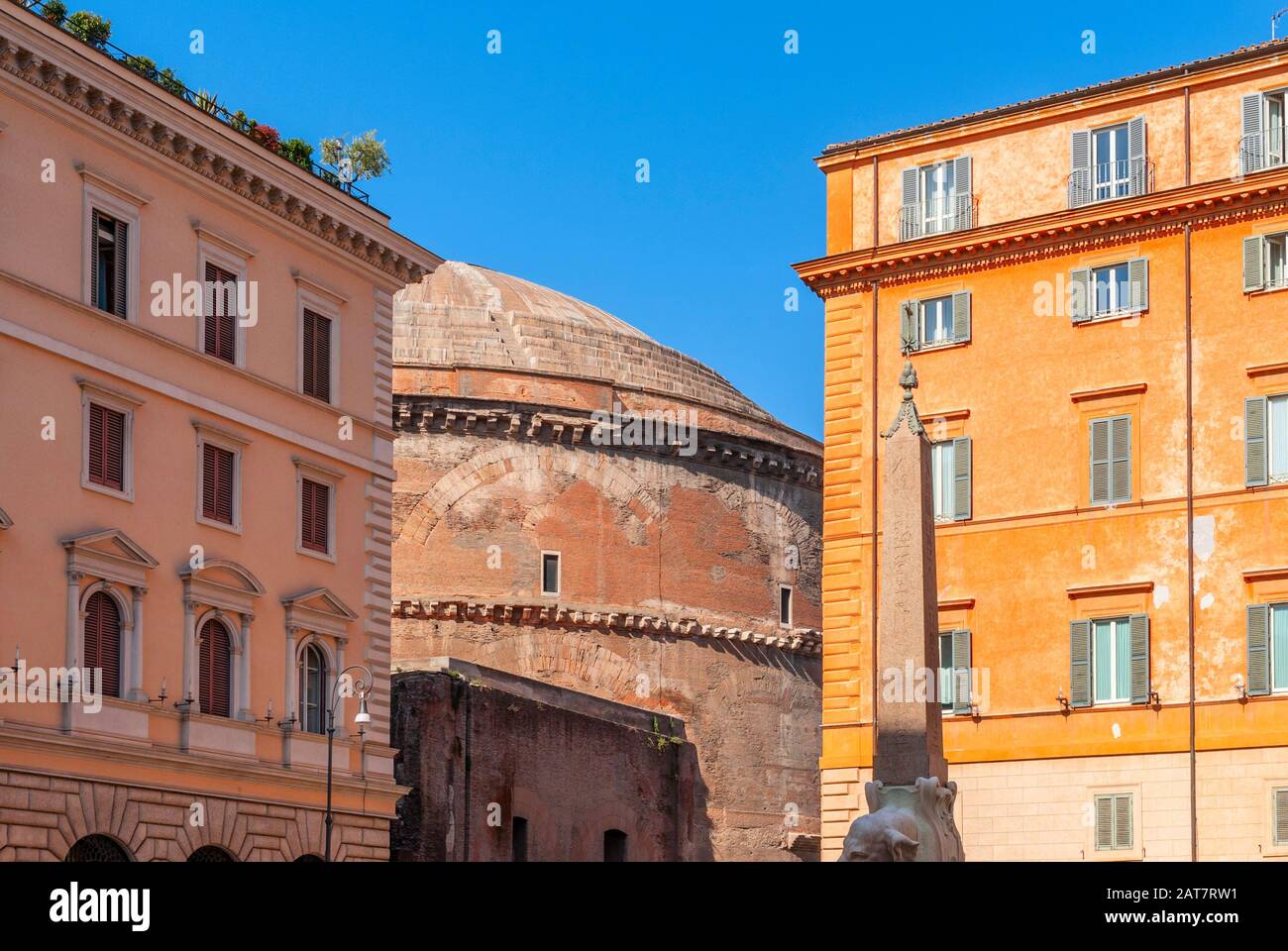 Ancient architecture of rome hi-res stock photography and images - Alamy