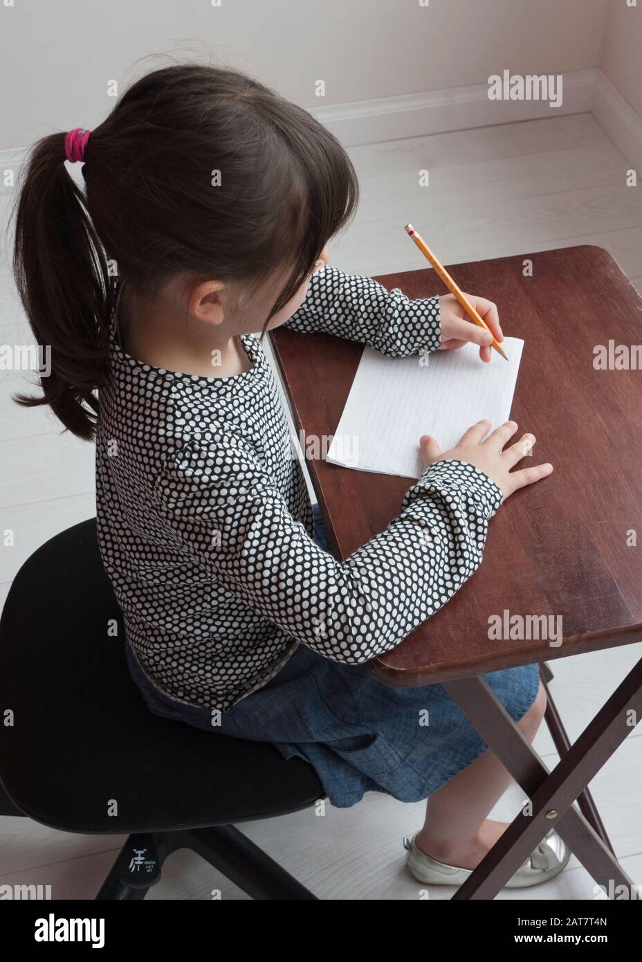Hand Left Writing Hi res Stock Photography And Images Alamy Hand Left Writing Hi res Stock Photography And Images Alamy