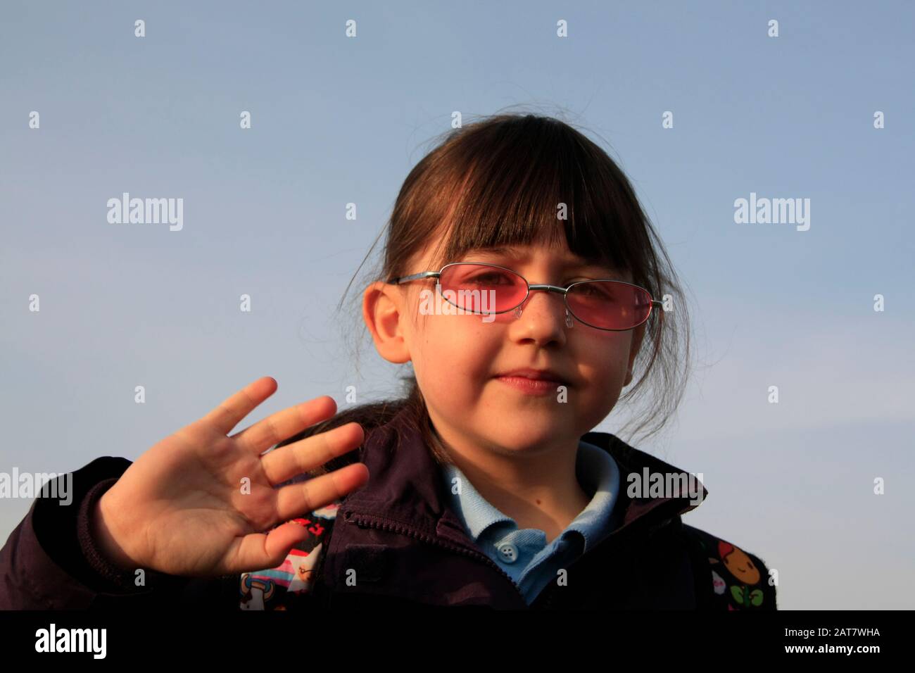 Waving goodbye waving bye hi-res stock photography and images - Alamy