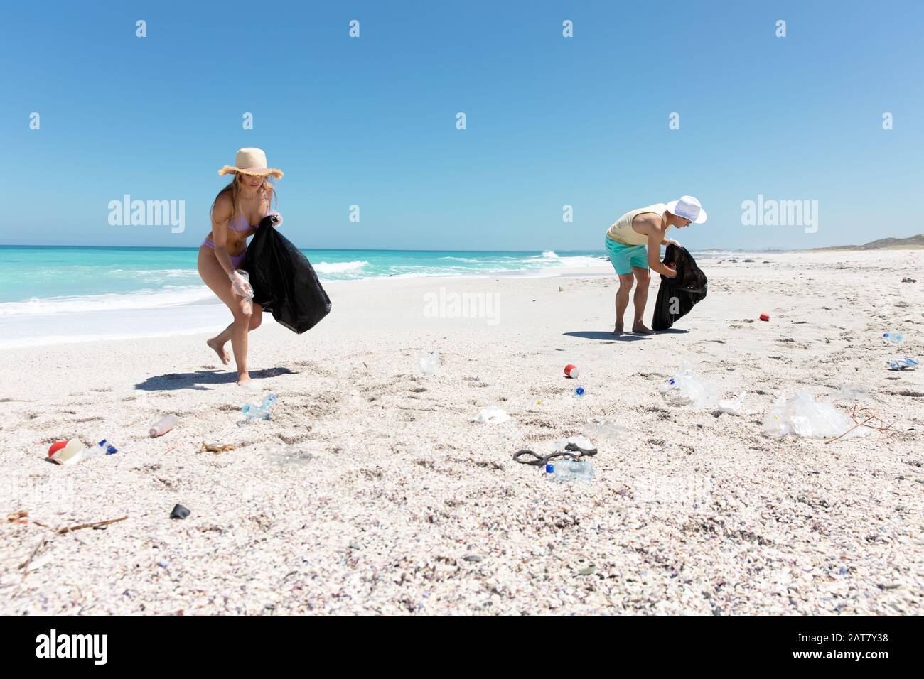 Picking rubbish hi-res stock photography and images - Alamy