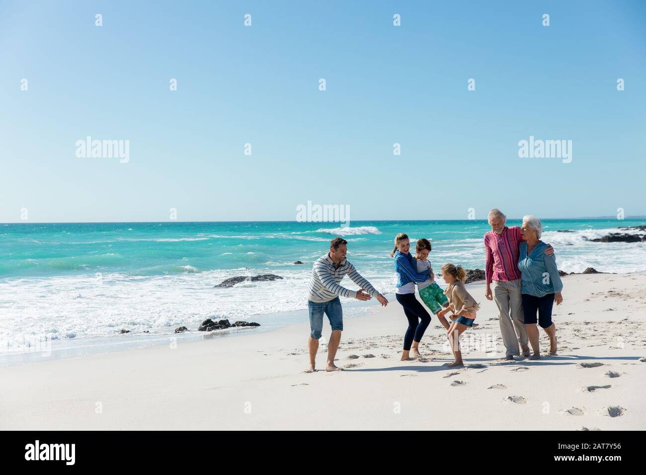 Family vacation time hi-res stock photography and images - Alamy