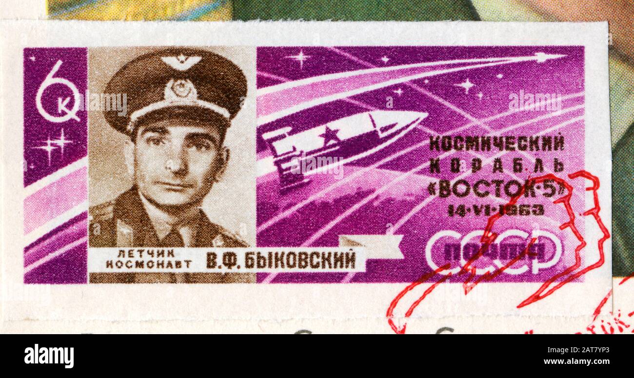 Collecting the pilot hi-res stock photography and images - Alamy