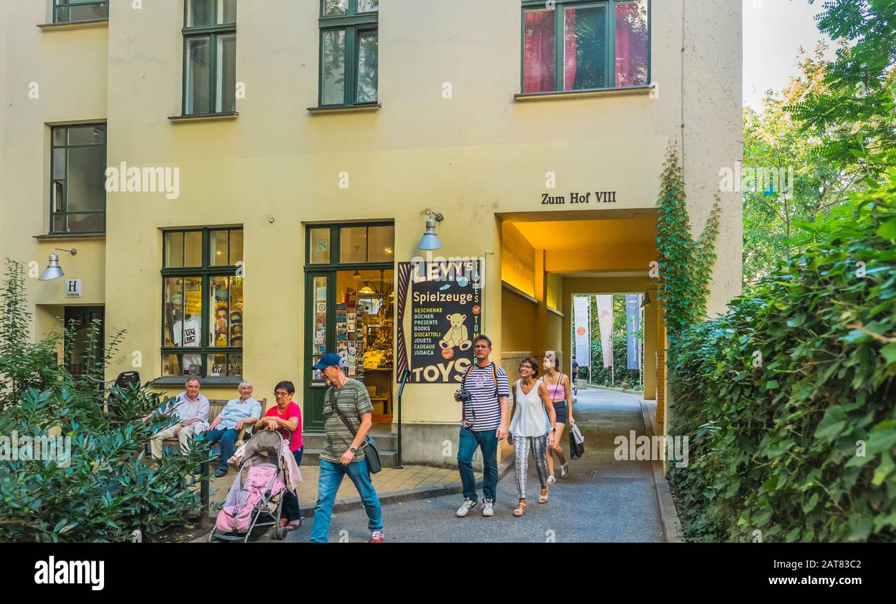 visitors at hackesche hoefe Stock Photo - Alamy