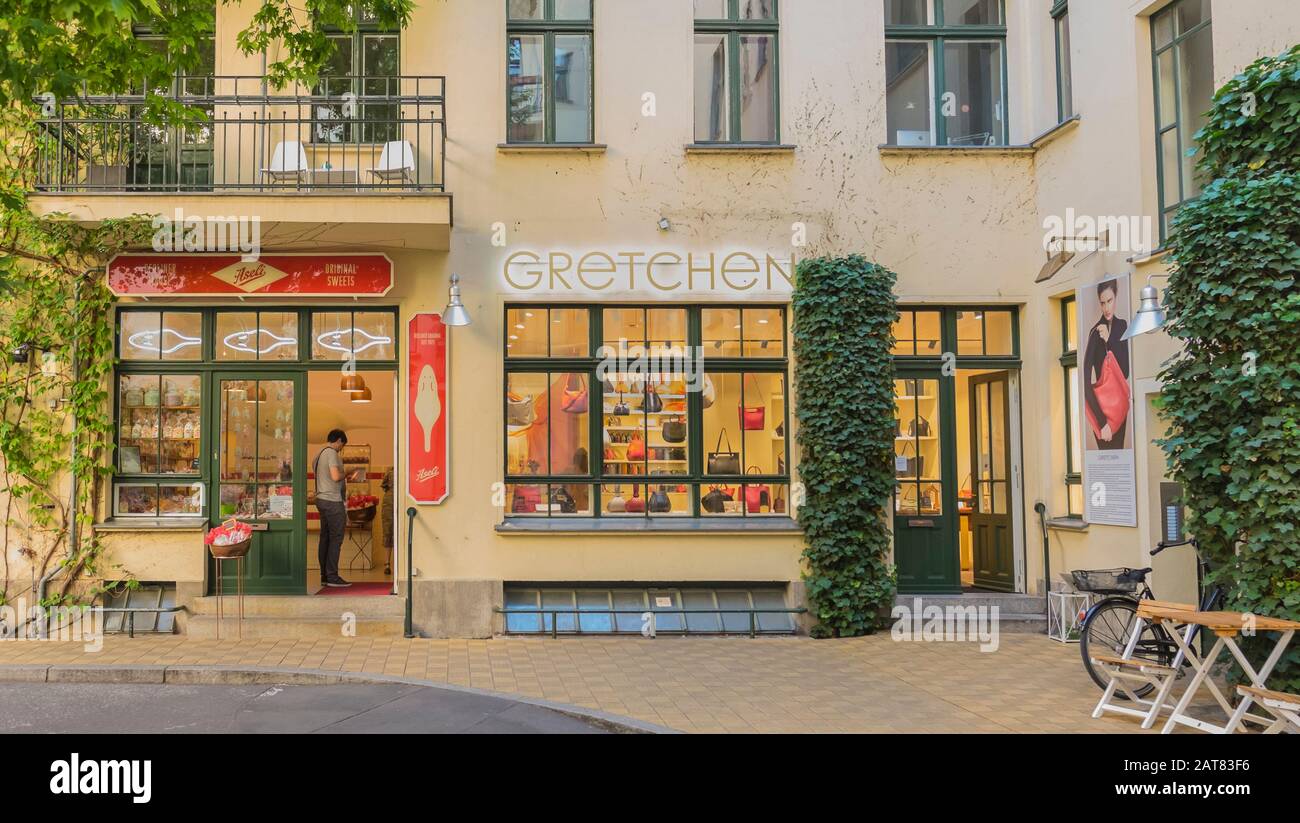 aseli, gretchen, shops at hackesche hoefe Stock Photo - Alamy