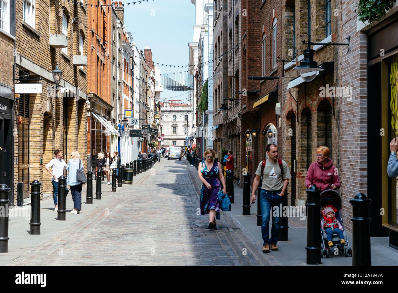 Luxury shopping street view hi-res stock photography and images - Alamy