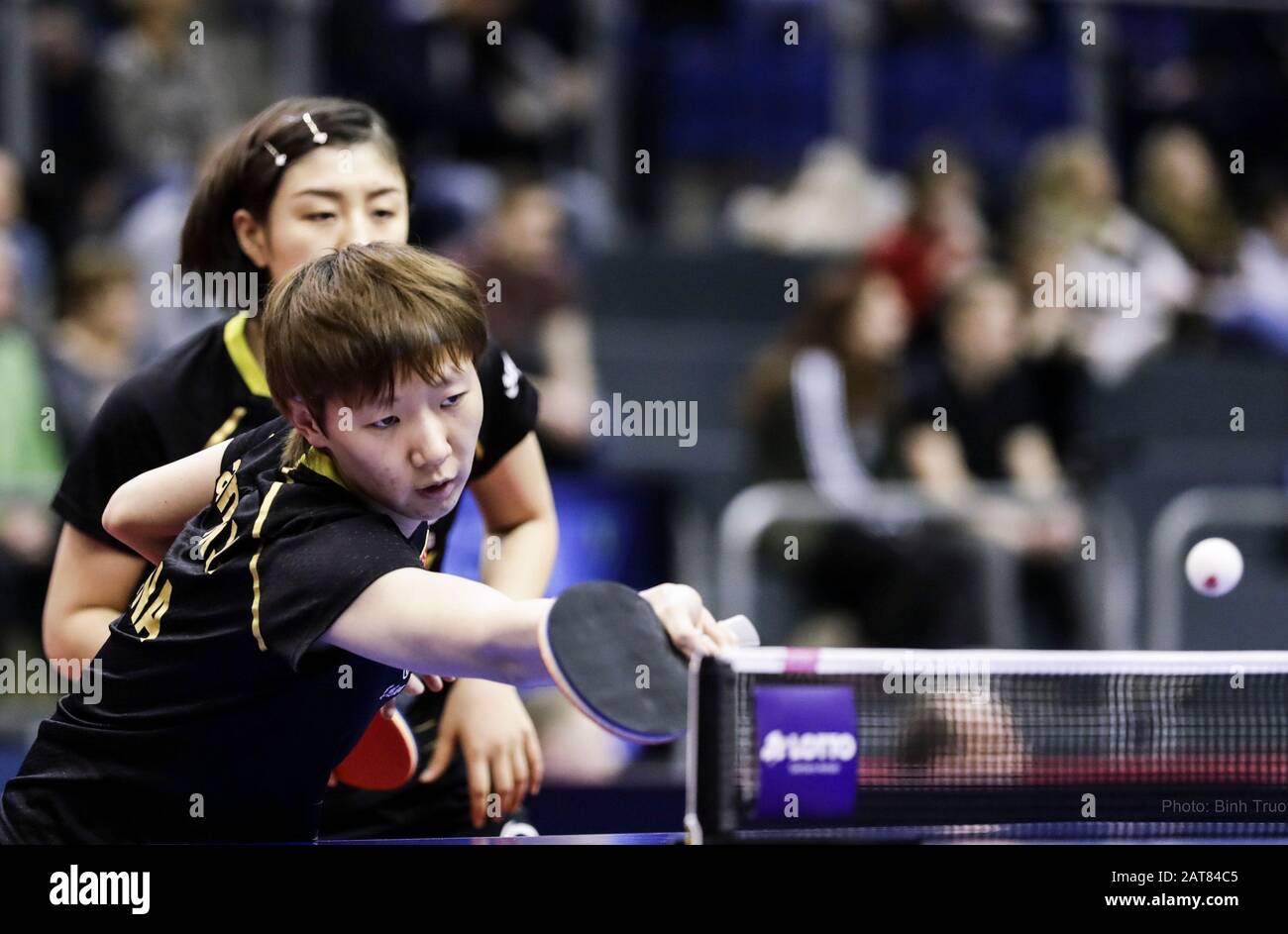 Magdeburg. 31st Jan, 2020. Chen Meng/Wang Manyu (front) of China ...