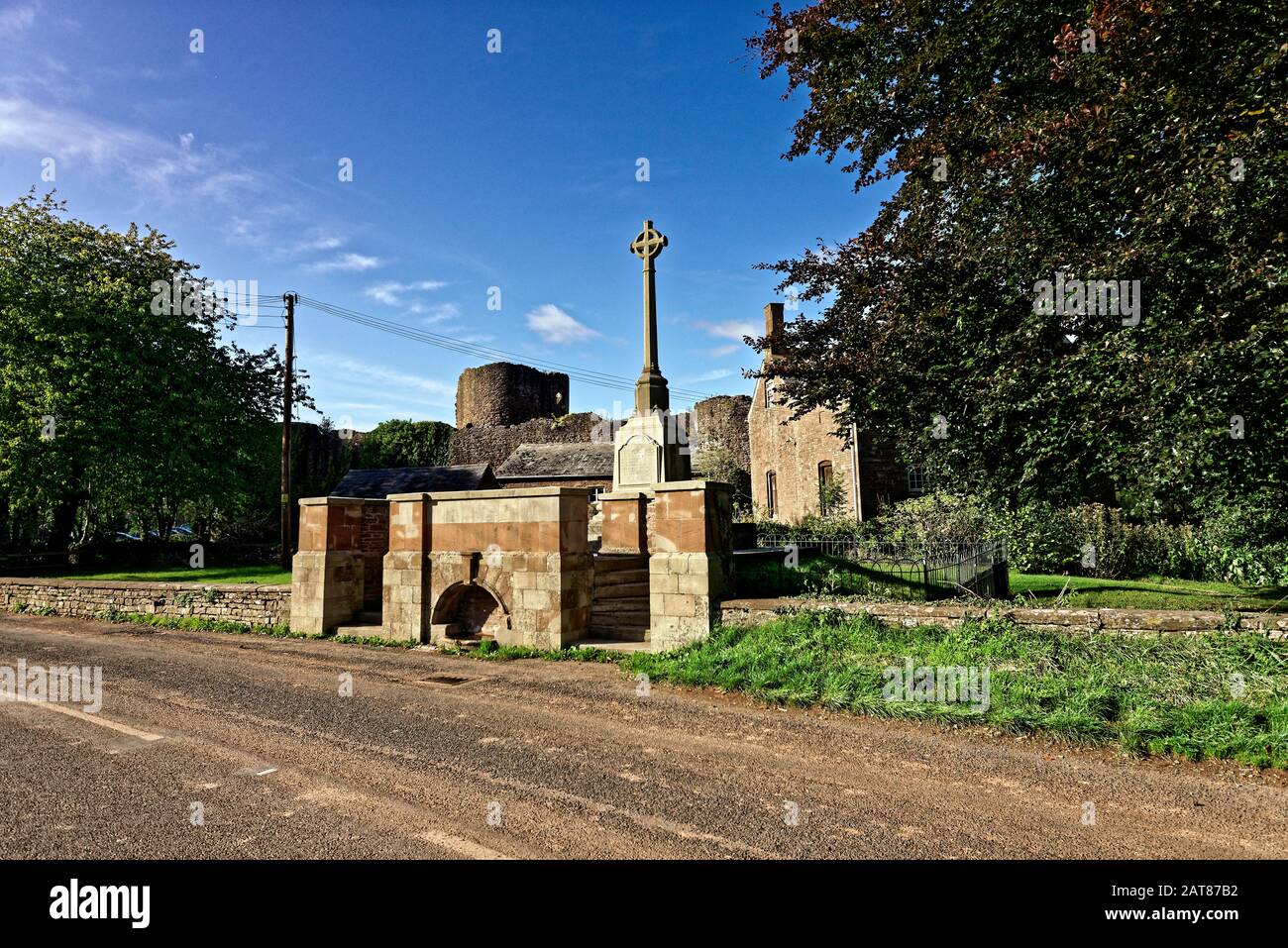 A castle and St Bridgets Church are the major buildings in Skenfrith ...