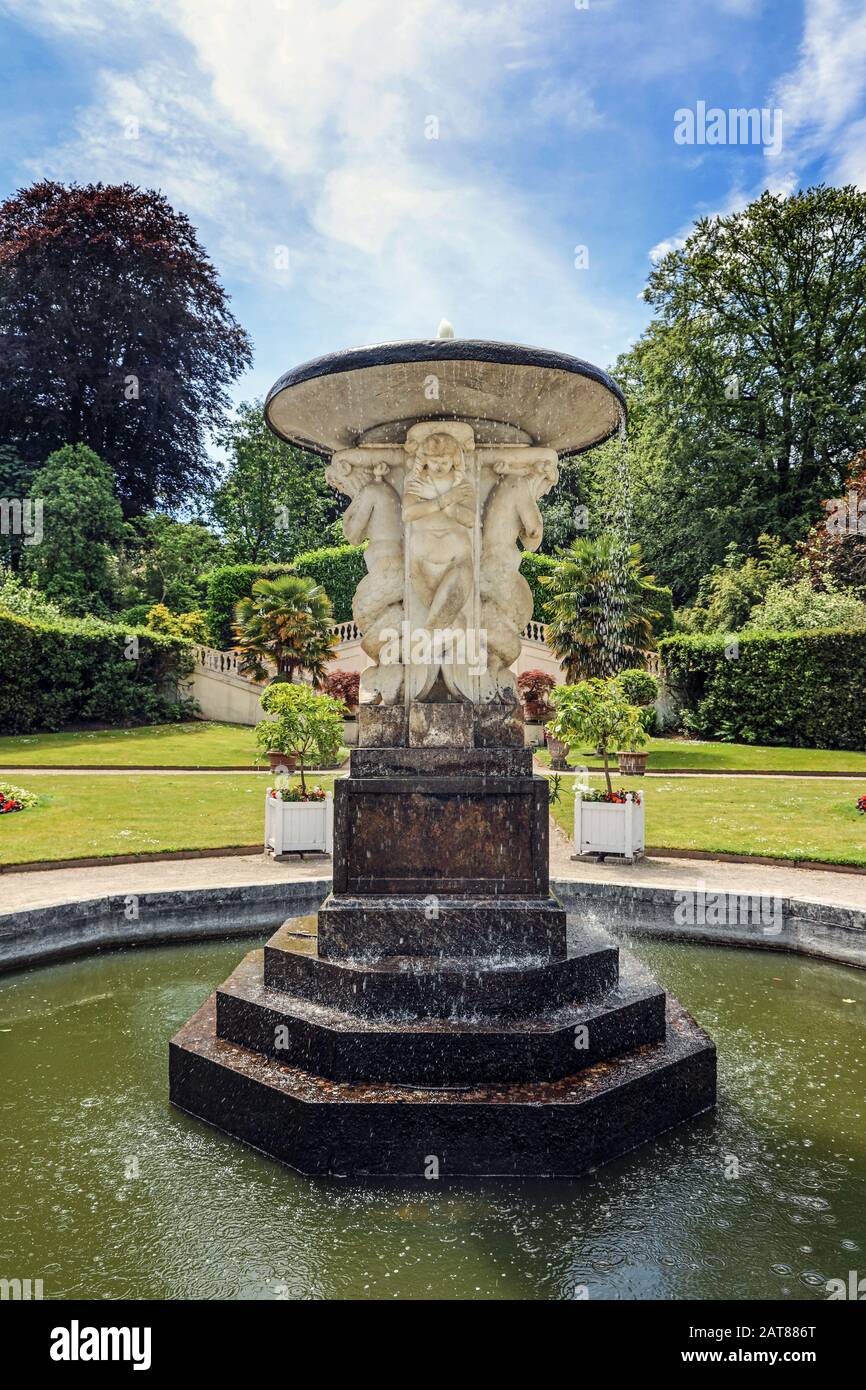 Mermaids pool cornwall hi-res stock photography and images - Alamy