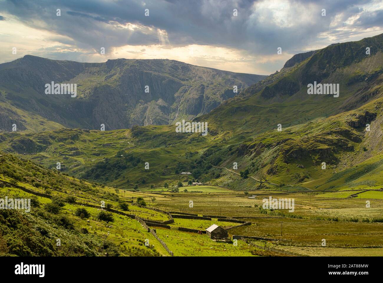 View glyder mountain range hi-res stock photography and images - Alamy