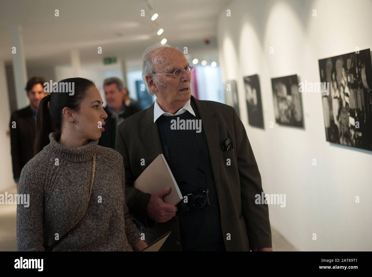 Carlos Saura with his daughter Anna Saura during the exhibition ...