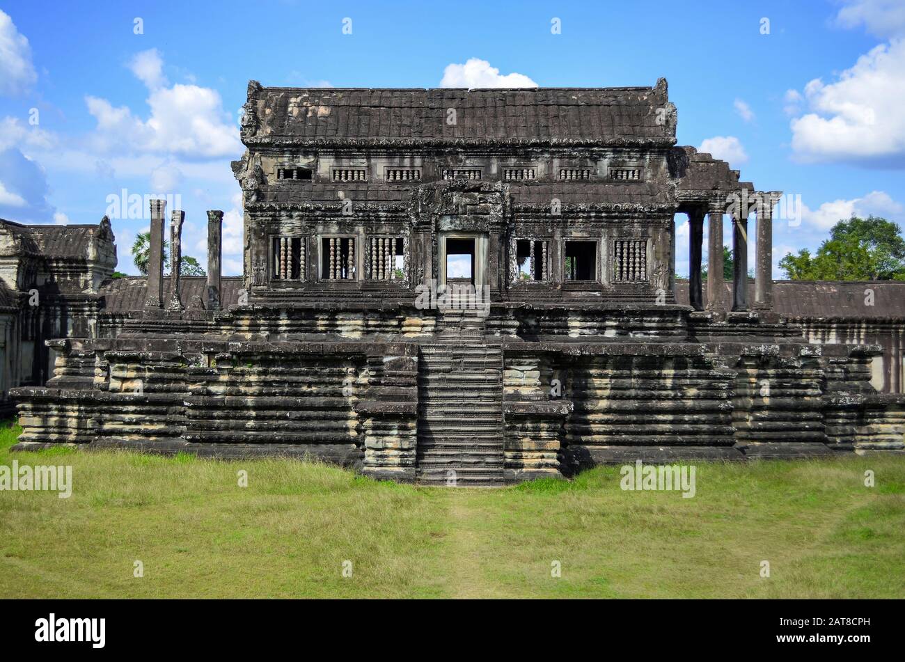Khmer khmer culture architecture horizontal 12th century hi-res stock ...