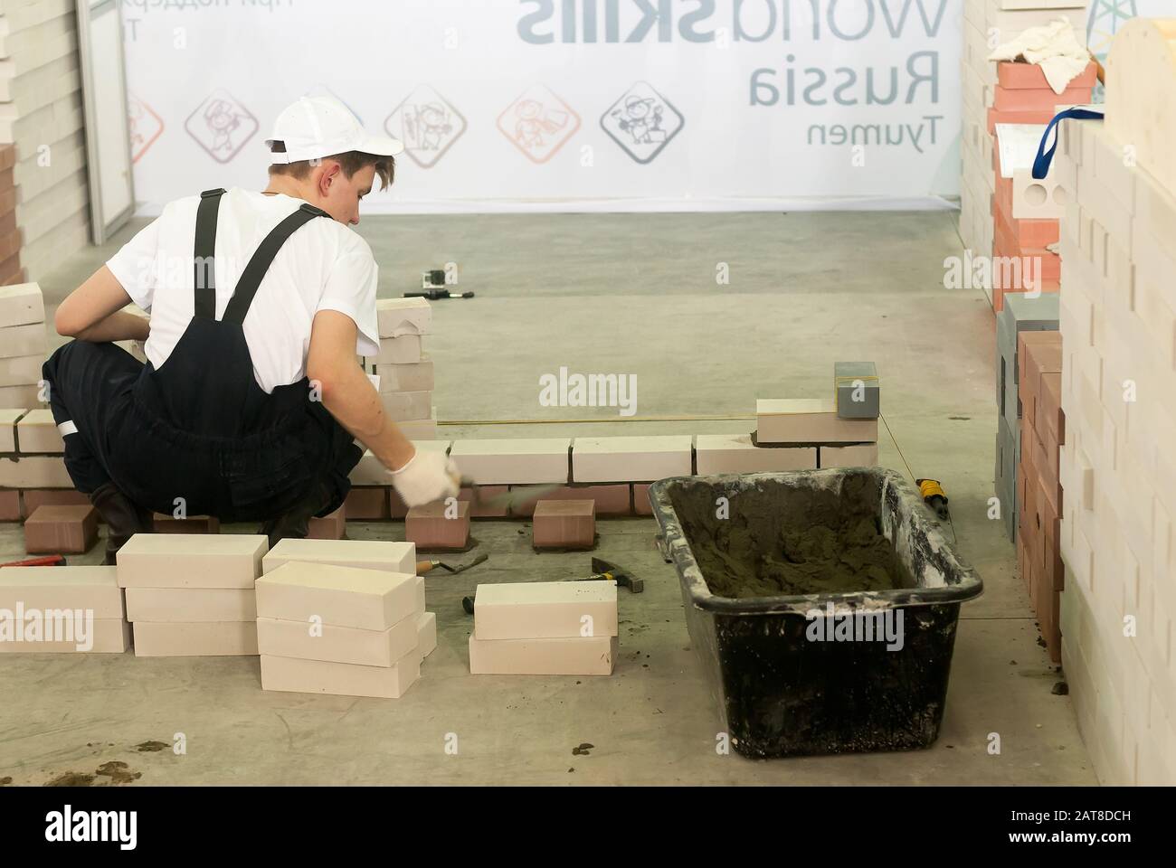 Brick layer person hi-res stock photography and images - Alamy