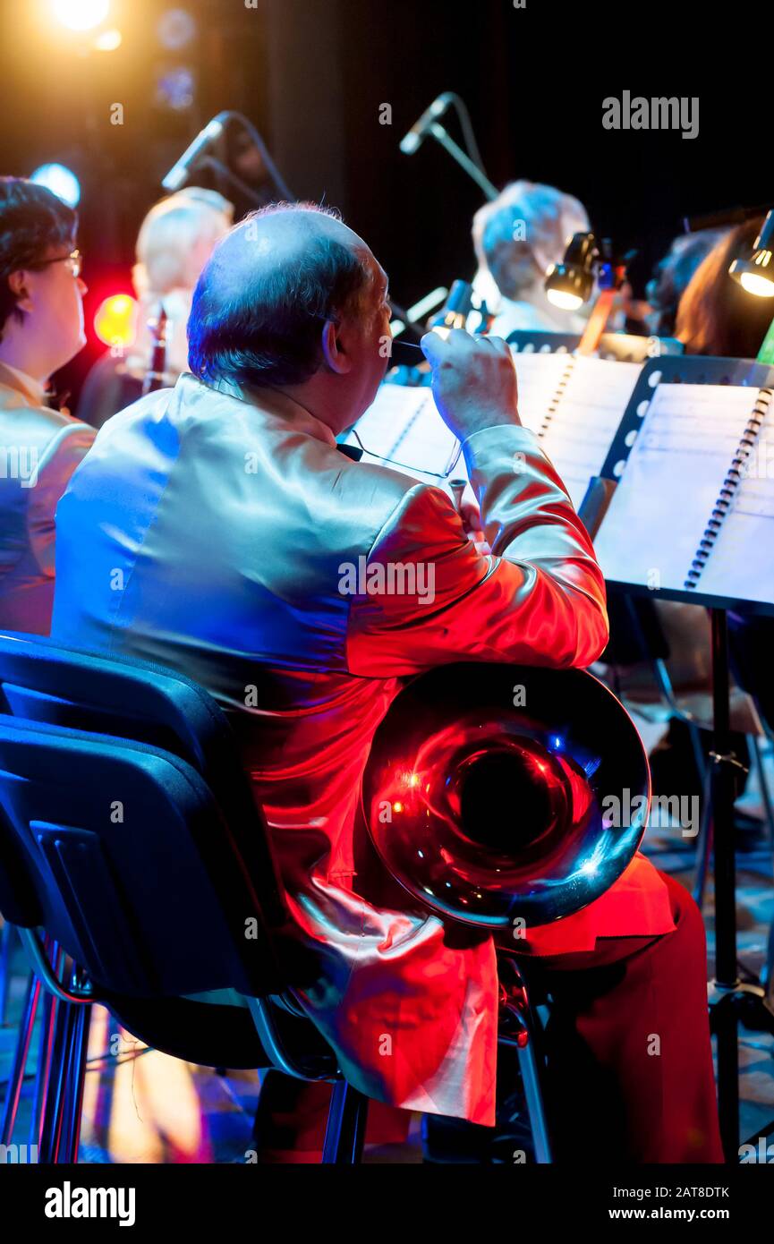 Instruments orchestra hi-res stock photography and images - Alamy
