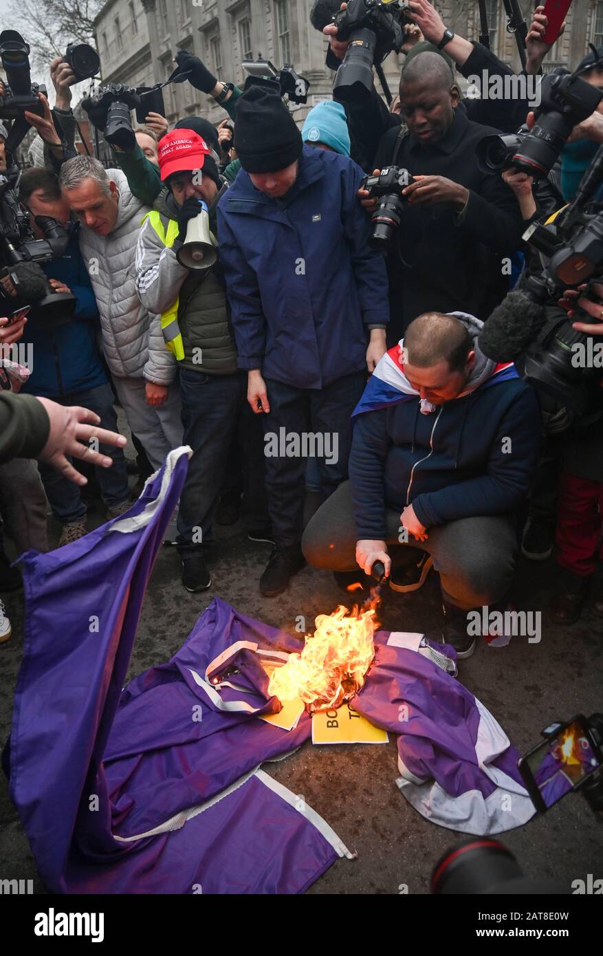 Flag burn hi-res stock photography and images - Alamy