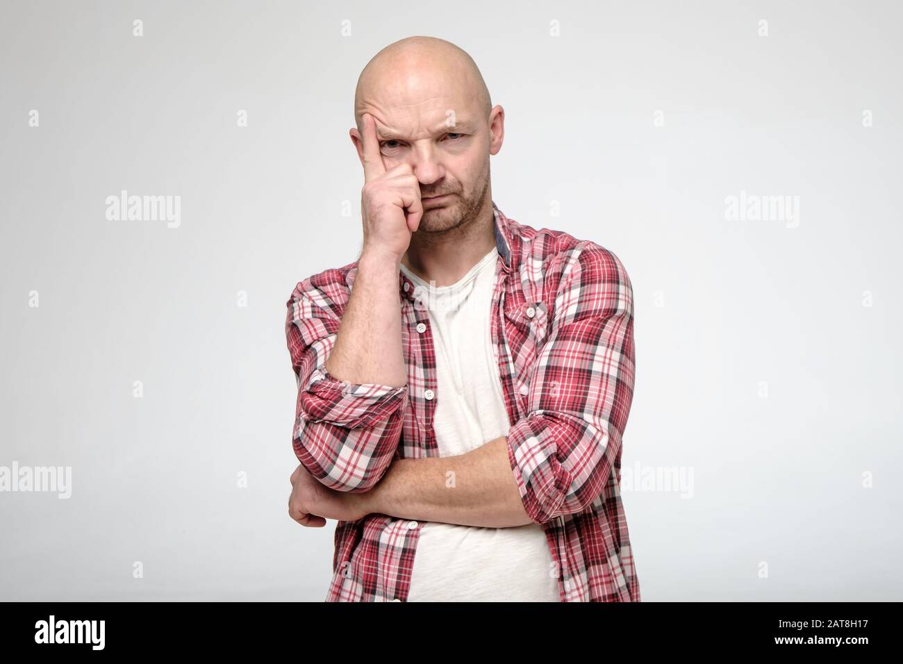 Tense face expression hi-res stock photography and images - Alamy