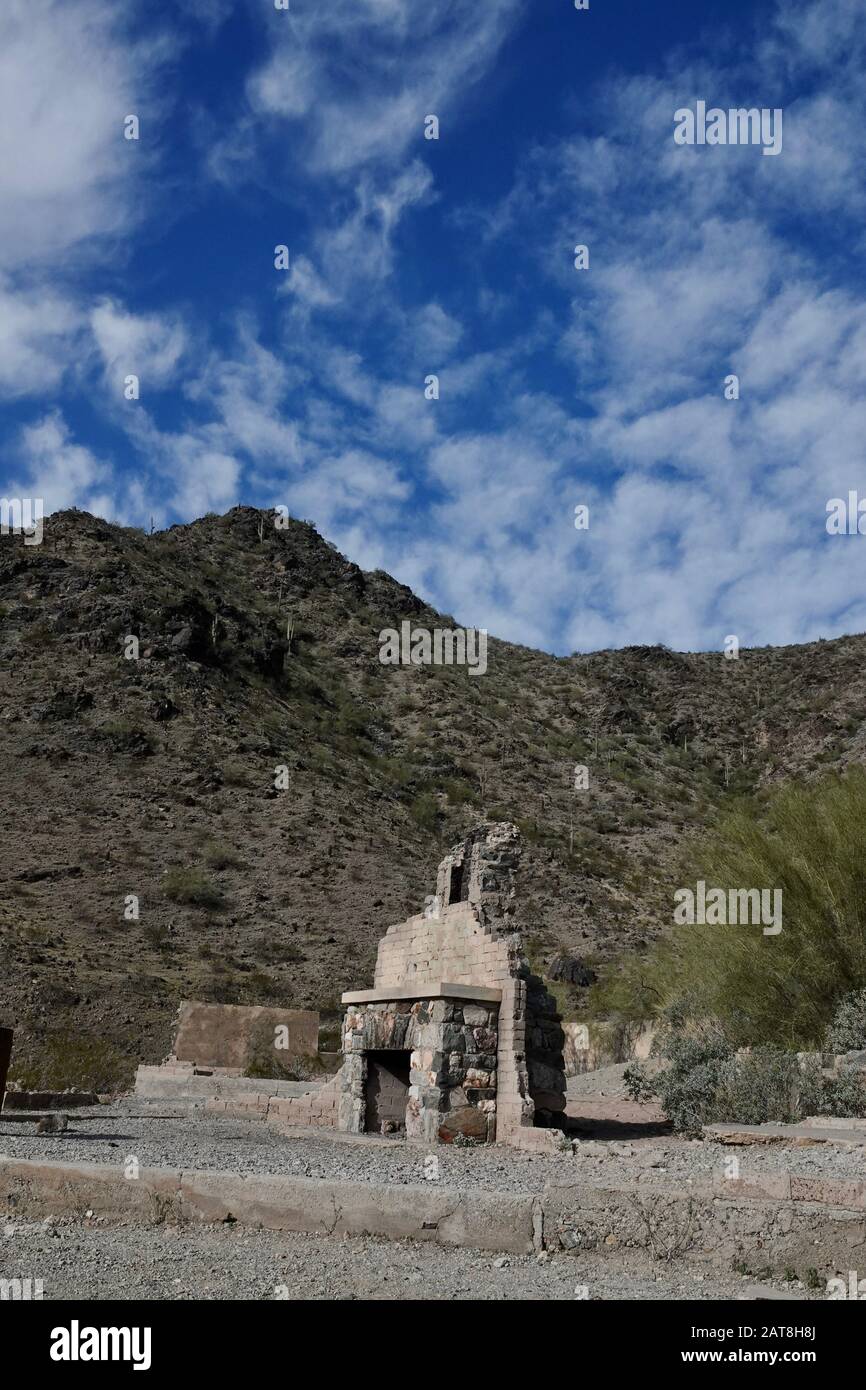 The Abandoned Lost Ranch ruins in the Arizona desert Stock Photo - Alamy