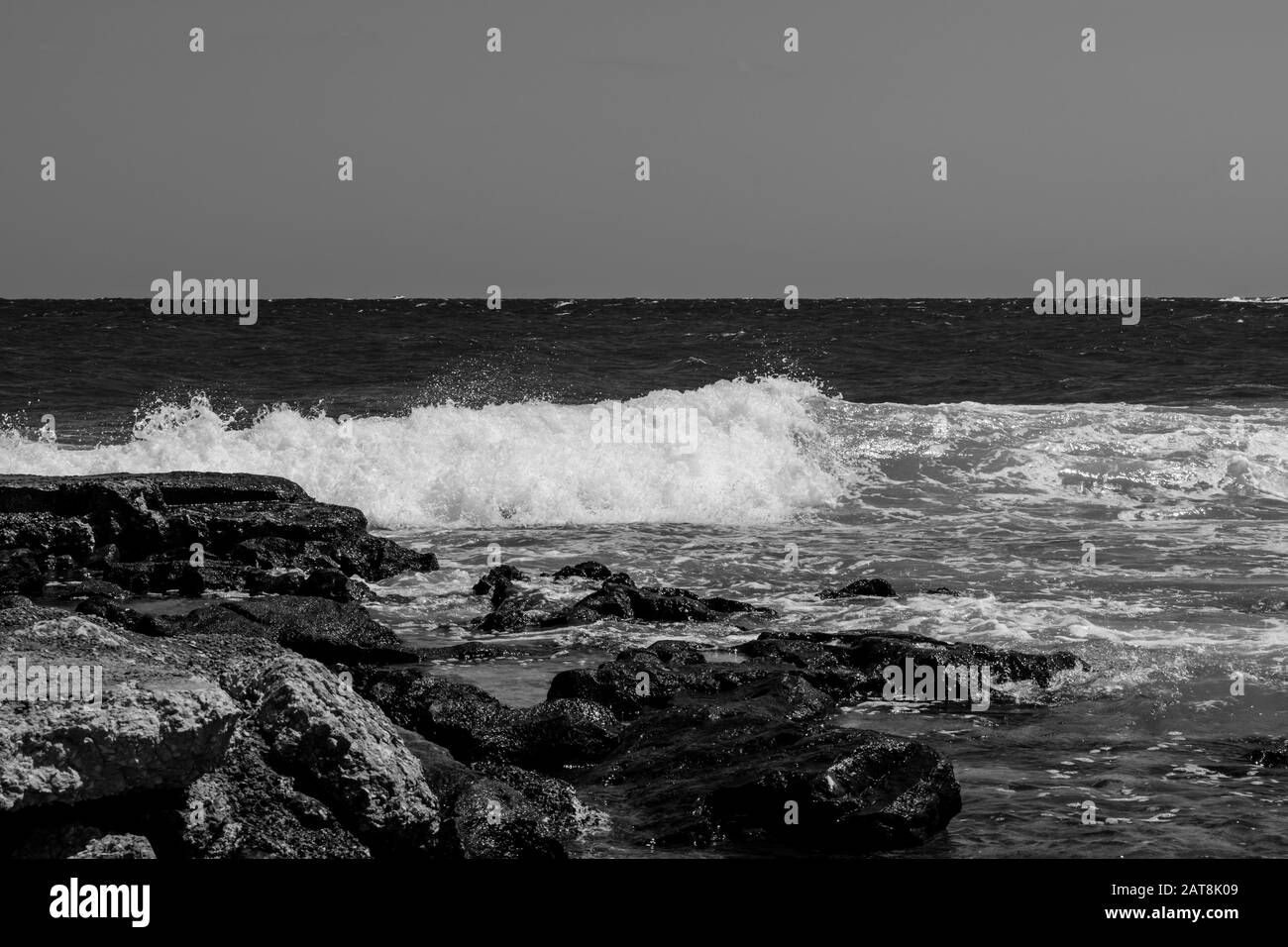 Incoming Waves in black and white Stock Photo - Alamy