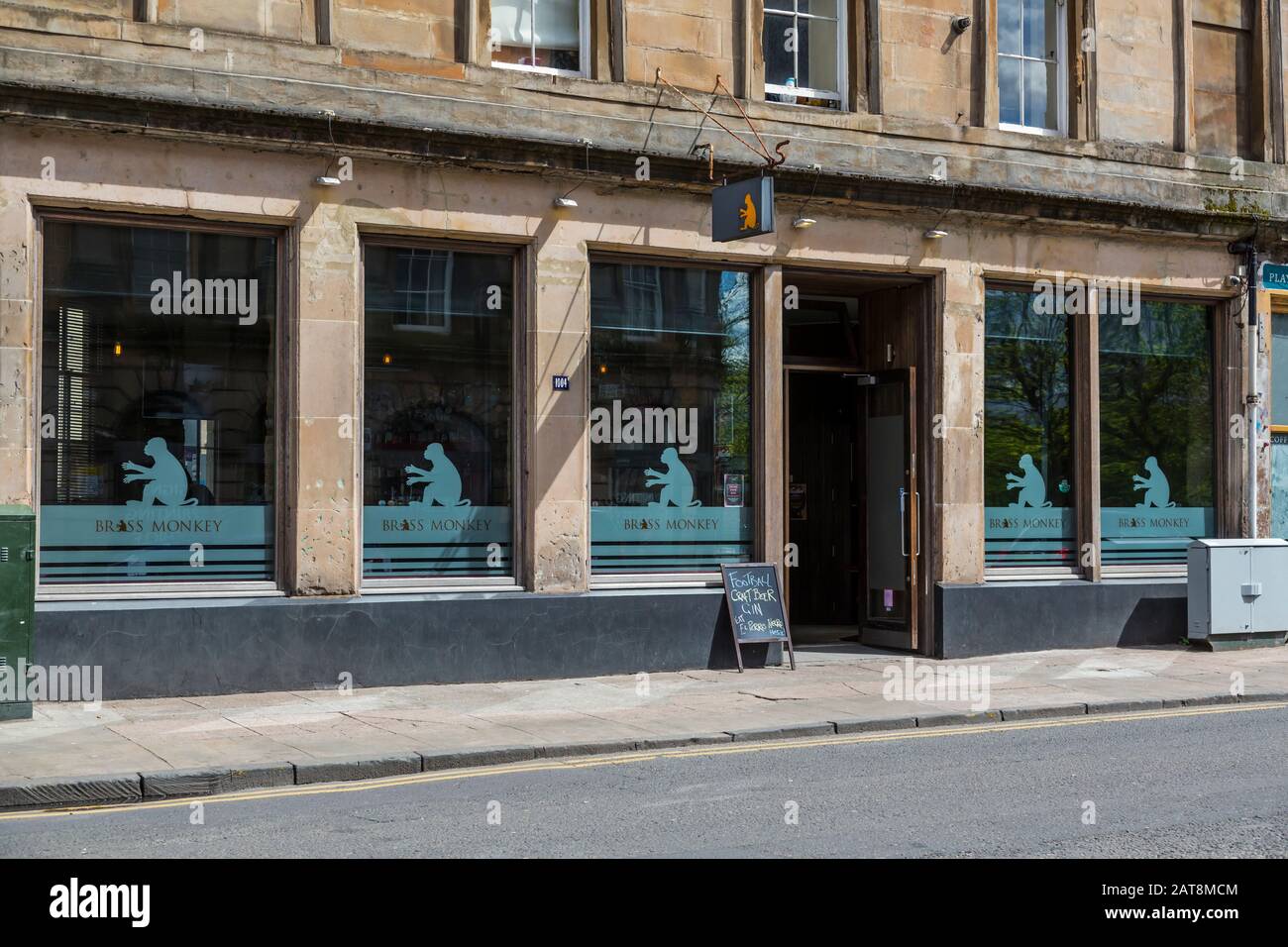 The brass monkey hi-res stock photography and images - Alamy