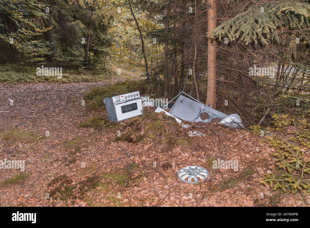 Discarded Sink High Resolution Stock Photography and Images - Alamy
