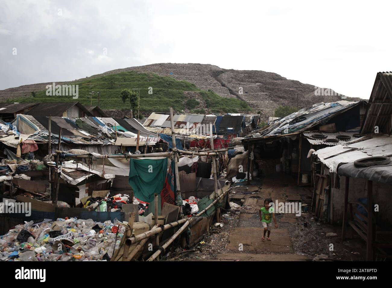 Bantar gebang landfill in indonesia hi-res stock photography and images ...