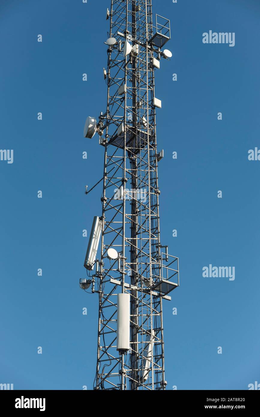 Mast tower relay microwave hi-res stock photography and images - Alamy