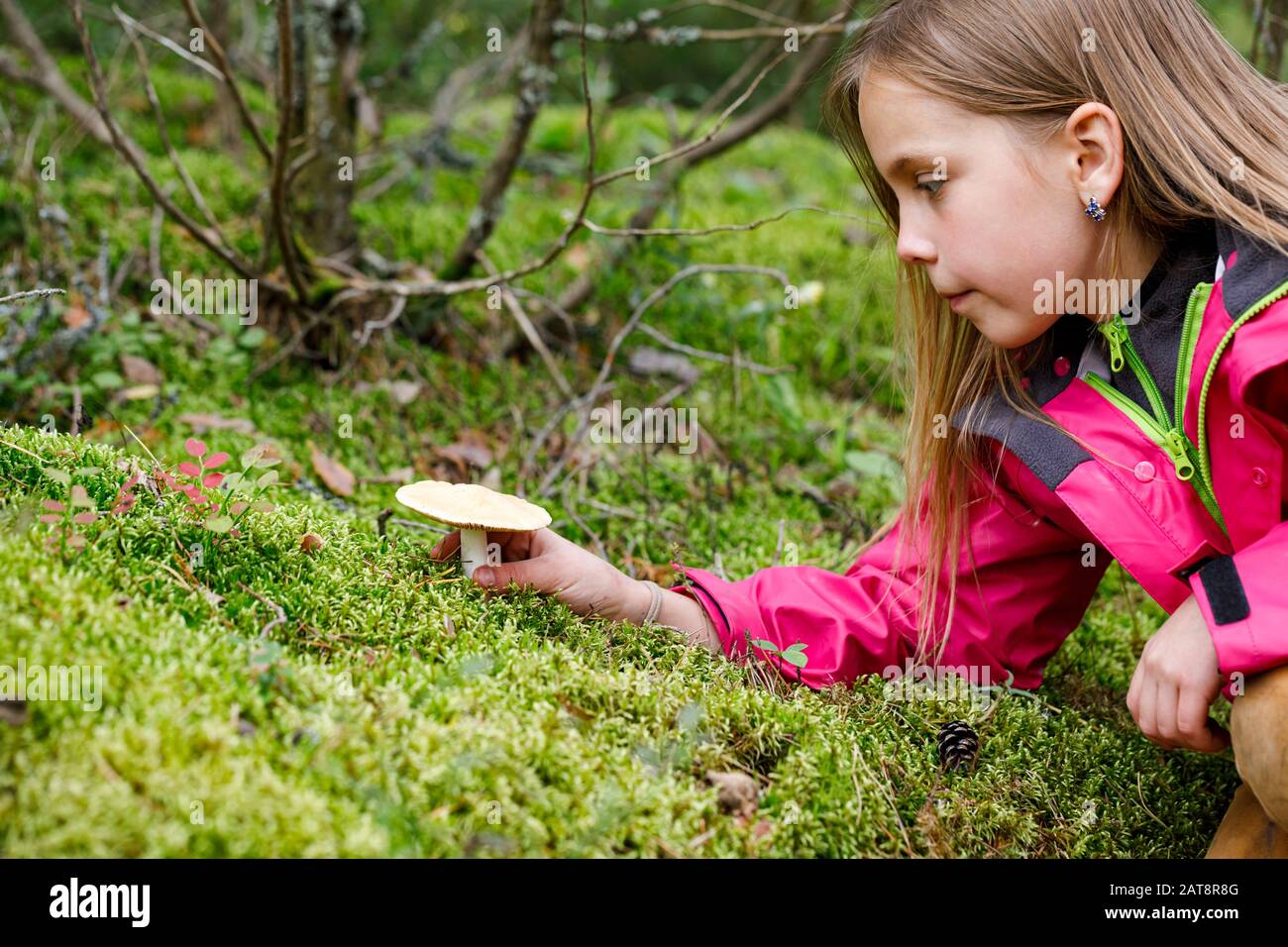 Child in peril hi-res stock photography and images - Alamy