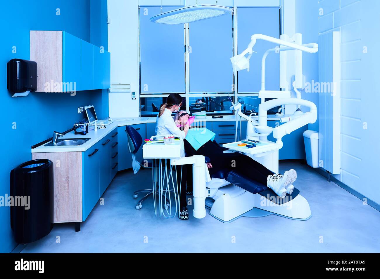 Doctor works in modern office hi-res stock photography and images - Alamy