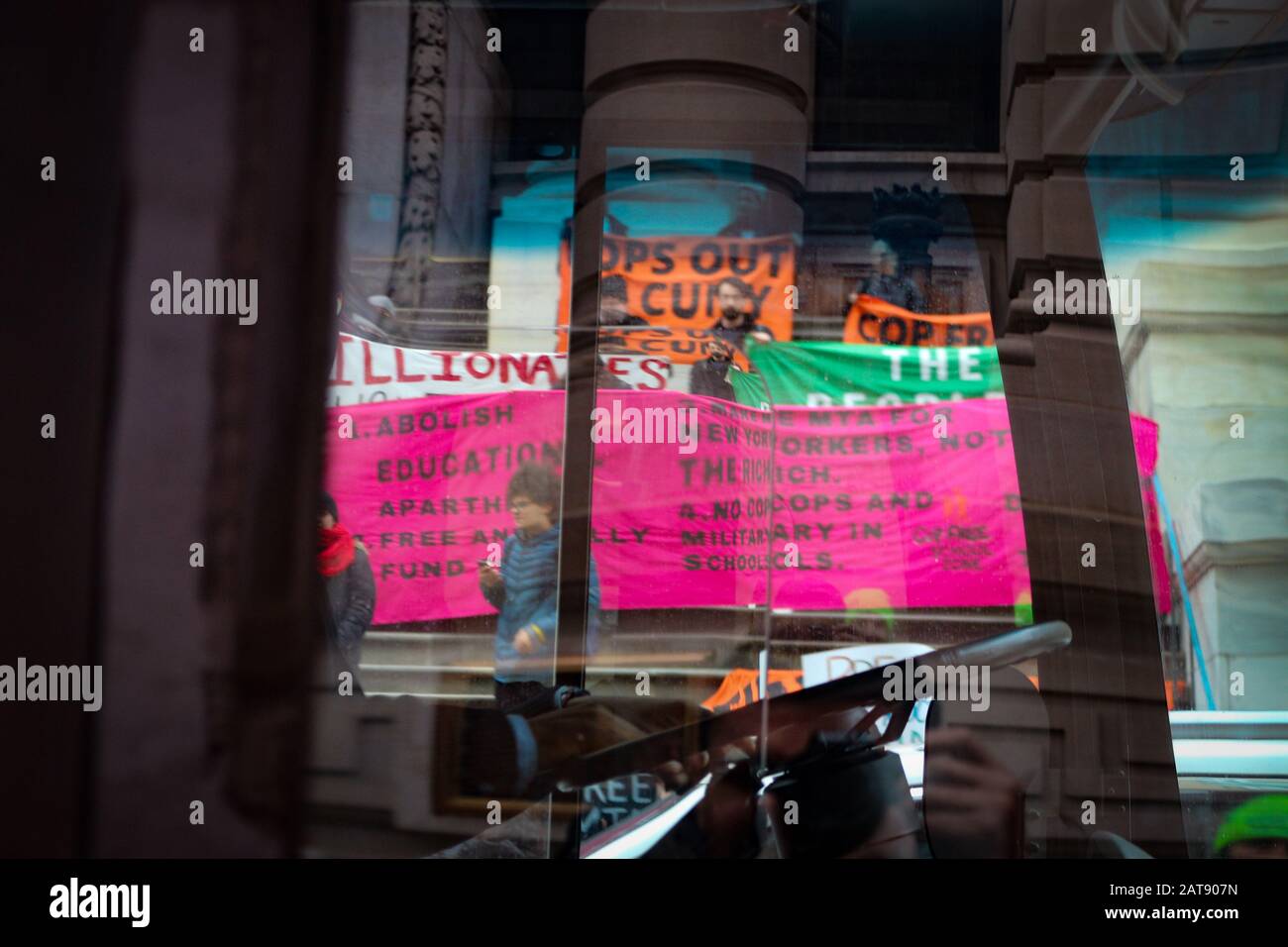 Photohournalist ryan rahman hi-res stock photography and images - Alamy