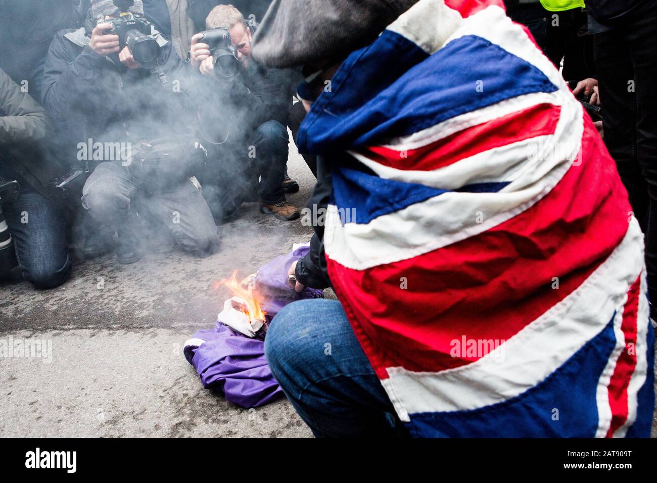 Draped in a union jack flag hi-res stock photography and images - Alamy