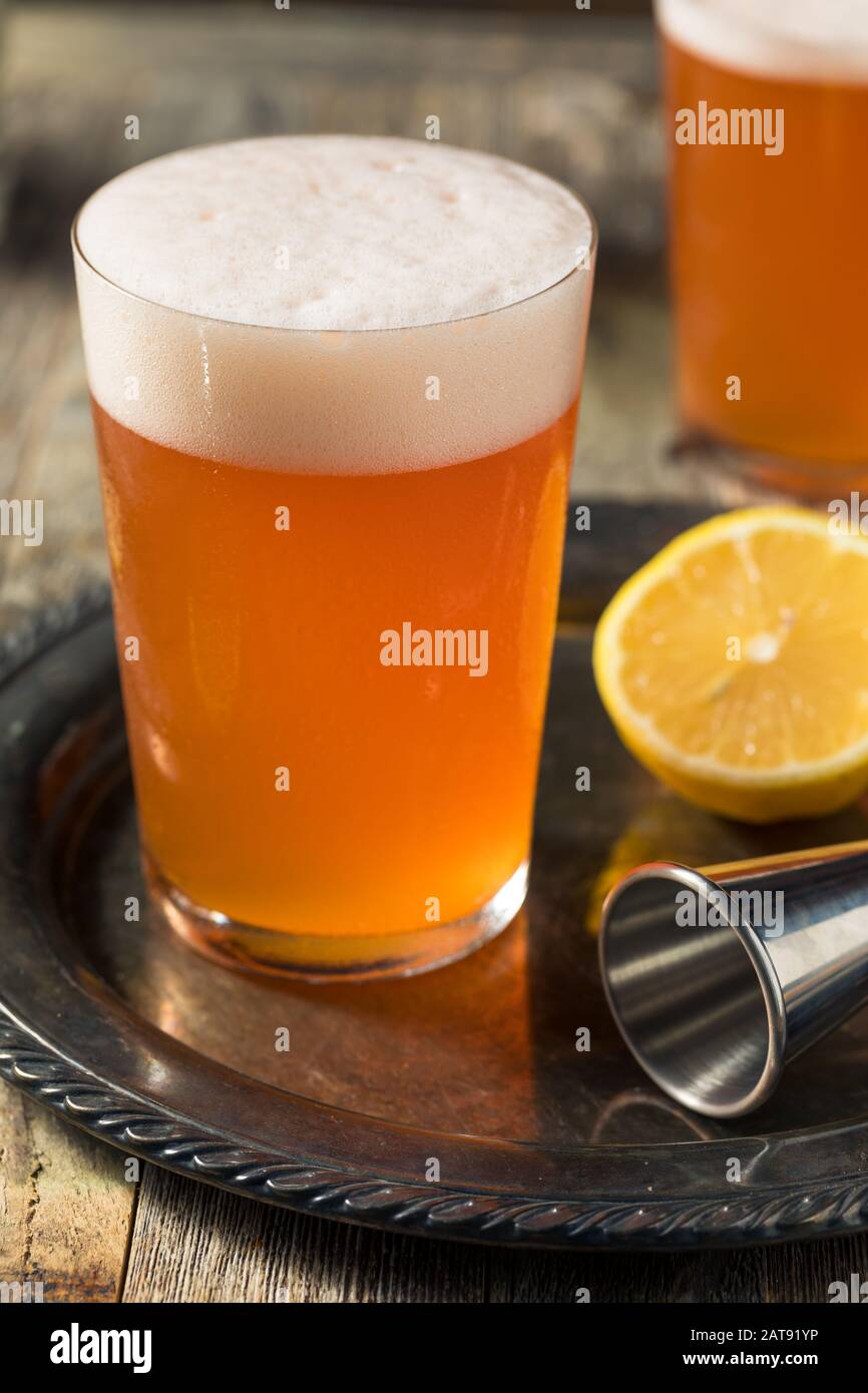 Lemon beer shandy hi-res stock photography and images - Alamy