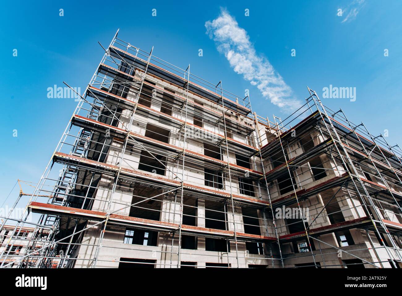 Construction of a multi-storey building Stock Photo - Alamy
