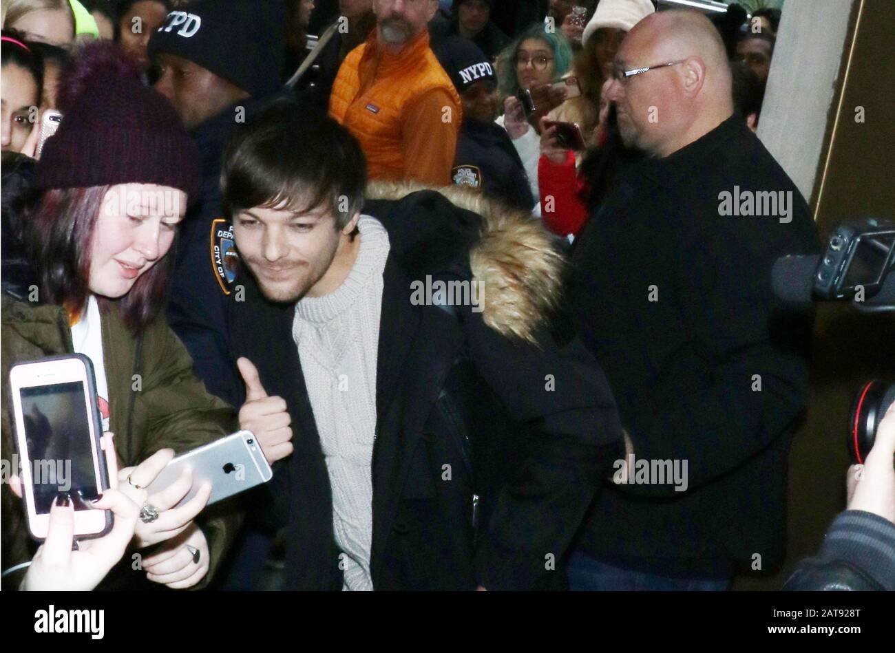 Louis tomlinson show hi-res stock photography and images - Alamy
