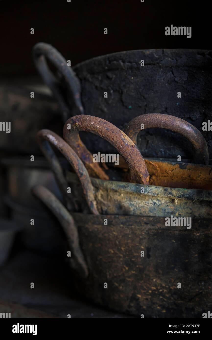 Sauce pans hi-res stock photography and images - Alamy