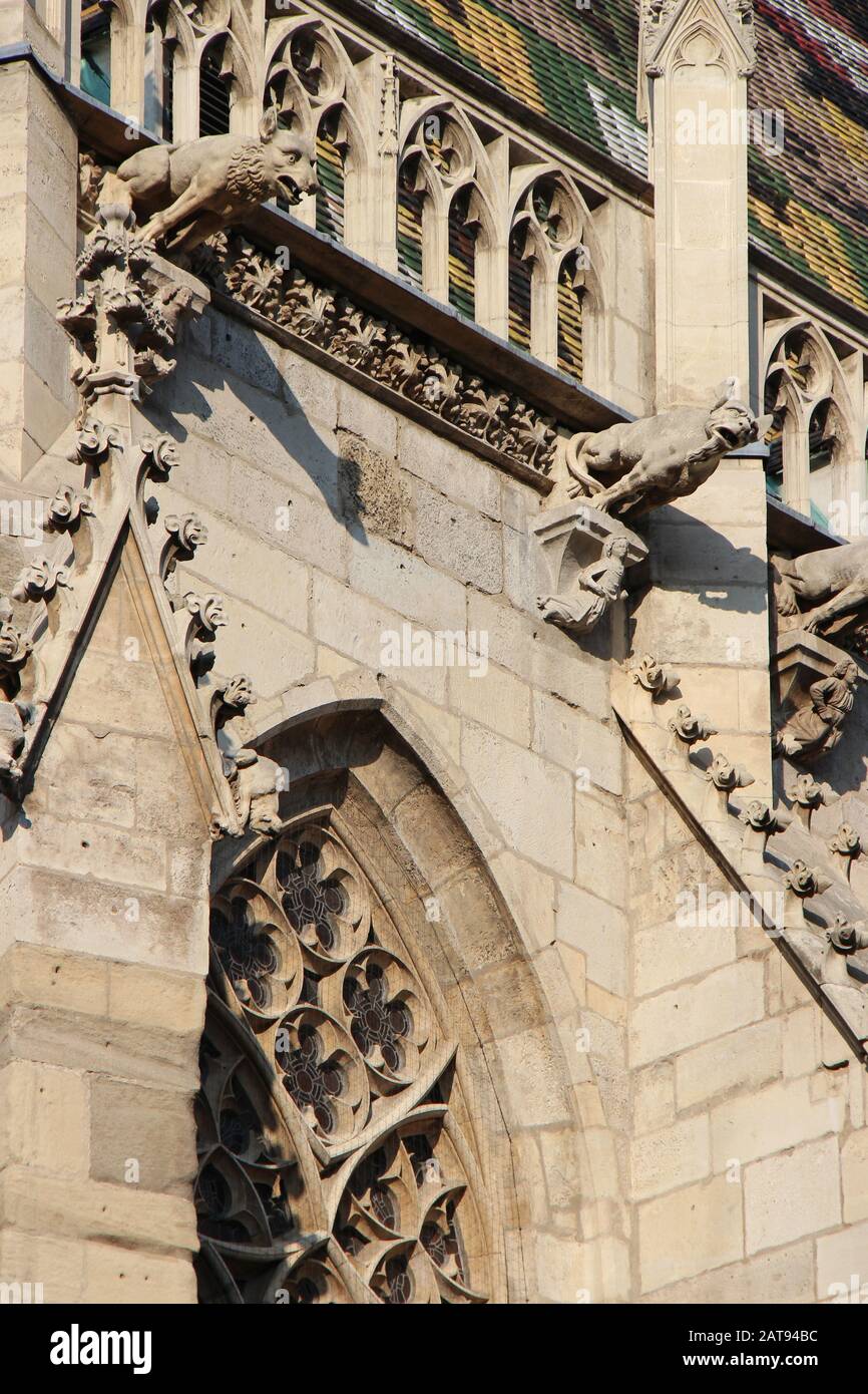 Frise gothique hi-res stock photography and images - Alamy